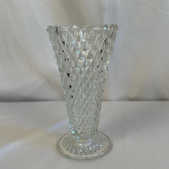Indiana Glass | Accents | Vintage Vase Indiana Glass Trumpet Vase ...